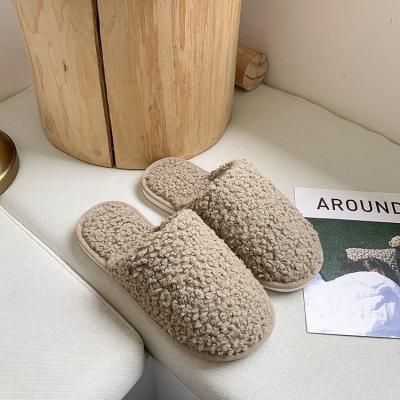 Cina Le pantofole lanuginose dell'interno delle donne su ordinazione con il PVC Outsole in vendita