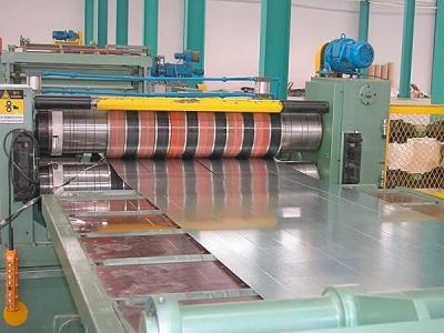 Cina ZTZG 1500x4 10 pezzi del metallo della bobina della macchina di taglio/bobina d'acciaio automatica che fende linea in vendita