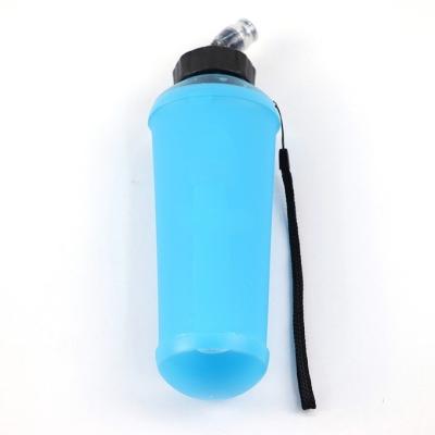 Cina Morbidezza pieghevole della bottiglia di acqua della bici di triathlon di 800ML 1.5L con il coperchio in vendita