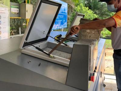 Cina convertitore organico dell'immondizia della macchina di compostaggio dello spreco della cucina del giardino dell'ospedale 100kg in vendita