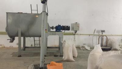 Cina Miscelatore orizzontale 200 del nastro di MixerPlastic della polvere asciutta industriale - tensione 415v in vendita