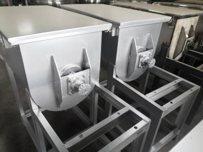Cina L'operazione facile della macchina del miscelatore del nastro per tutti i generi spolverizza sulla vendita in Cina in vendita