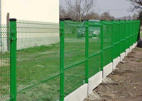 Quality Rectangle Post Iron Frame 1200mm V Mesh Security Fencing for sale