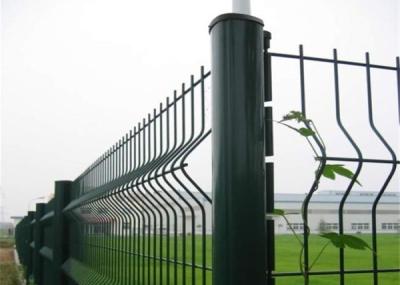 China Galvanized 100x300mm Curved V Mesh Security Fencing for sale