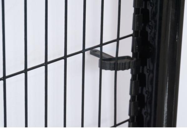 Quality Easily Assembled V Mesh Security Fence 6ft Height Pvc Coated Peach Post for sale