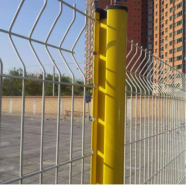 Quality Curved Welded Wire Mesh Hot Dipped 3d Curved Triangle Bended Fence for sale