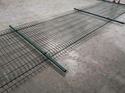 China Curved Welded Mesh Bend Security Fence Panel Triangle Bend Fence 3D Fence for Garden for sale