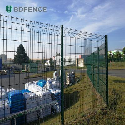 China Easy Installation Garden Security Perimeter Customized 3D Curved Iron Wire Mesh Fence Peach Shape Post Fencing for sale