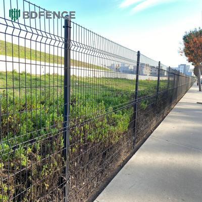China Easily Assembled Powder Coated 3d Security Welded Wire Mesh Fence V Curved Wire Fence for sale