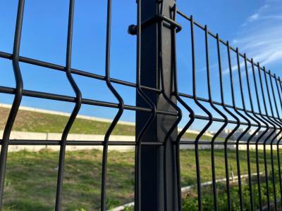 China Garden PVC Coated V Bending 3D Curved Welded Wire Mesh Fence Outdoor Metal 3D Fence Panel With Peach Shape Post for sale