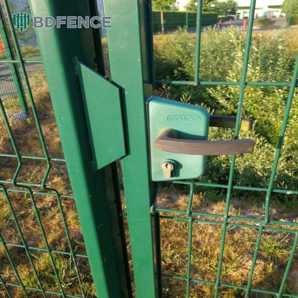 Quality 4 X 4 Outdoor Garden Metal 3D Fencing Welded Wire Mesh 3D Fence With Low Carbon for sale