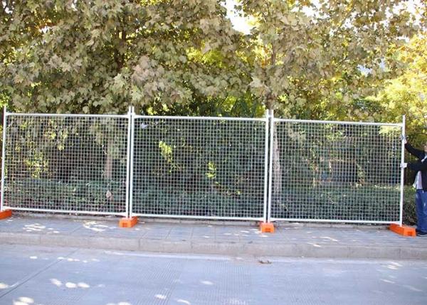 Quality Plastic Feet 60x60mm Temporary Mesh Fence Panels for sale