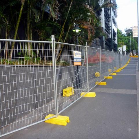 Quality Construction Site Mobile Lightweight Temporary Fencing 2.4m Width for sale