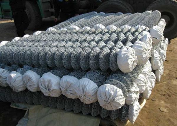 Quality SGS Simple Weaving Diamond Chain Link Fence for railway for sale