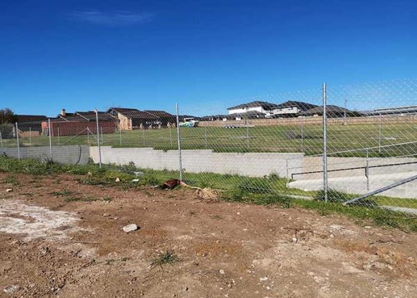 Quality SGS Simple Weaving Diamond Chain Link Fence for railway for sale