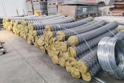 China Hot Dipped Galvanized Diamond Chain Link Fence 60*60mm Mesh  wear resisting for sale