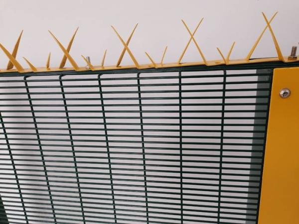 Quality Shear Resistant 2.5mx2.5m Anti Climb Mesh Fencing for sale