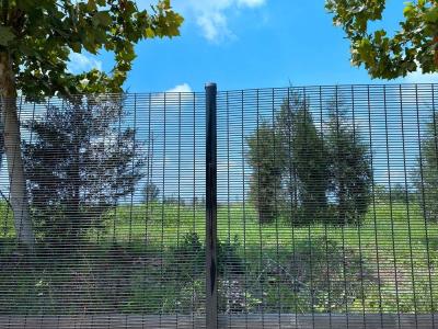 China Malla recubierta de PVC 358 de 3,5 mm para vallas de seguridad anti-escalada en venta