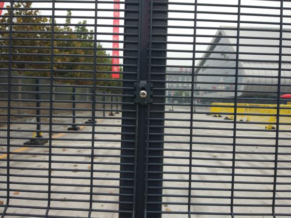 Quality Heavy Duty Corromesh Anti Climb Security Fencing Prison 2.4 Meter for sale