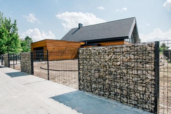Quality Retaining Walls Erosion Resistant Gabion Fence System for sale