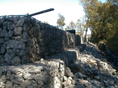 China Heavy Galvanized Gabion Fence System Hexagonal 2x1x1m for sale