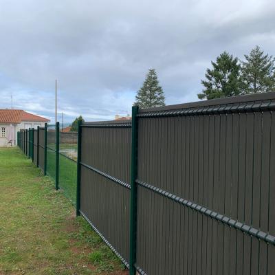 China Hot Dipped Galvanized Welded Heavy Duty Garden Wire Fencing 1.5 - 3m Portable for sale