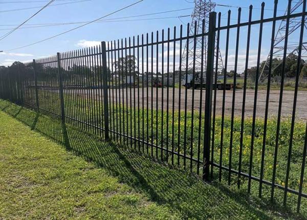 China Garden Steel Fence Galvanized Black Spear Top Tubular Steel Panels 1.8*2.4m supplier