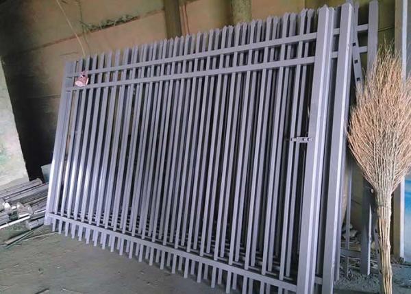 Quality Garden Steel Fence Galvanized Black Spear Top Tubular Steel Panels 1.8*2.4m for sale