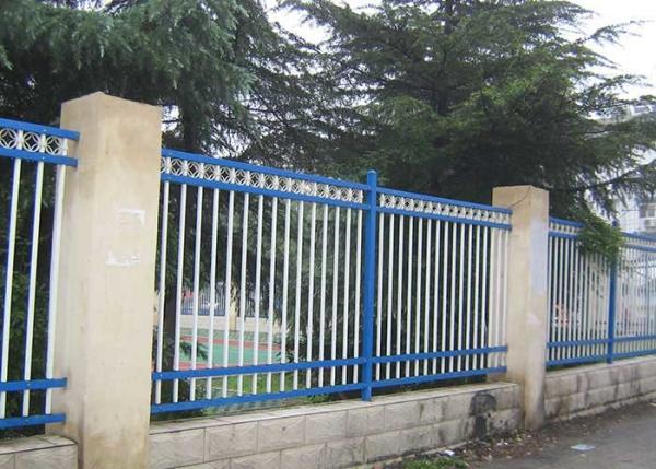 Quality Garden Steel Fence Galvanized Black Spear Top Tubular Steel Panels 1.8*2.4m for sale