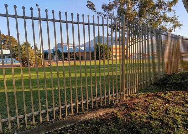 Quality Galvanized Steel Railing Tubular Iron Railing Land Garden Fence Yard Fence for sale