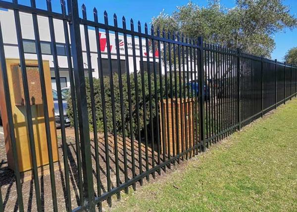 Quality Galvanized Steel Railing Tubular Iron Railing Land Garden Fence Yard Fence for sale