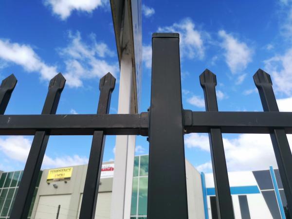 Quality Iso 9001 Steel Picket Fence Wrought Picket Top Garden 6 Ft Tall Durable for sale