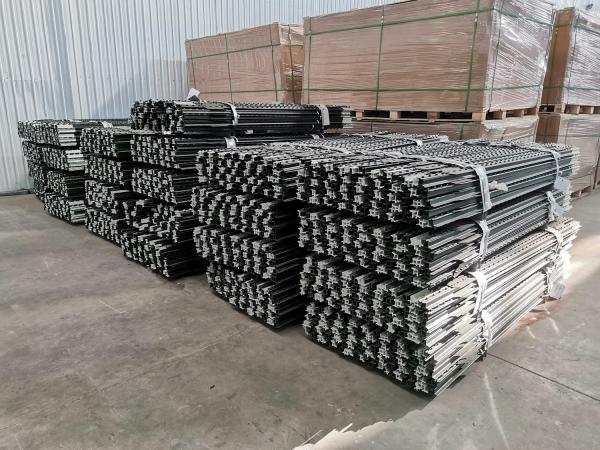 Quality Black Bitumen Coated Y Steel Fence Posts 2400mm Height for sale