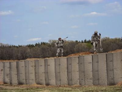 Quality 1.0m Height Hesco Bastion Wall Heavy Duty Hot Dipped Galvanized 5.0mm for sale