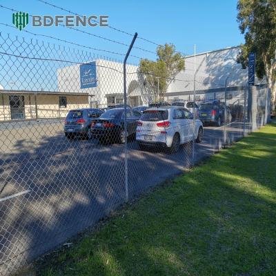 Cina Integrazione stazione ordini con recinzione in rete metallica plastificata per drive-thru da 5 piedi in vendita