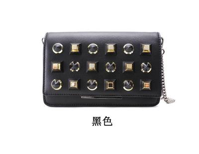 China Hot Selling Double Color Color Tower Rivet Handbag Red Clutch Bags with Chain Strap Fashion Design Evening Handbag Lady for sale