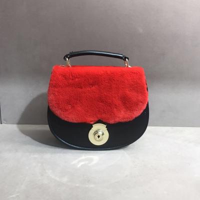China New Stylish Saddle Bag 2017 Lady Winter Handbag Fashion Cross Body Bags with Lock and Fur Flap Decorative Chain Drew Bag for sale