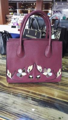 China Embroidered Bee Flower Messenger Shoulder Bags PU purses handbags for women Litchi Texture Pu leather Handbag and flower for sale