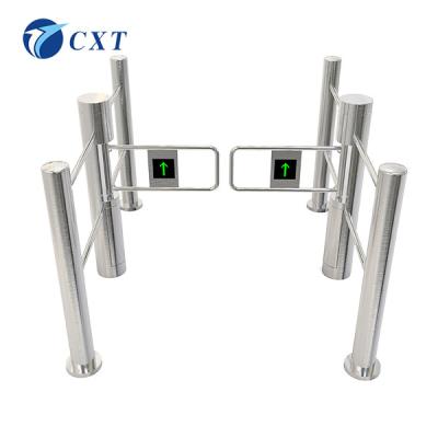 China Puerta de barrera de oscilación antiprisionamiento 304 de acero inoxidable conveniente en venta