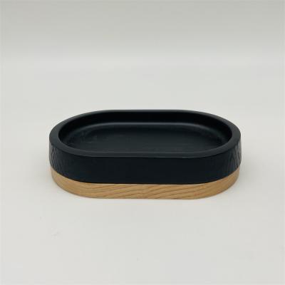 China Black Wood Print Polyresin Bathroom Accessory Set With Stripe Pattern for sale