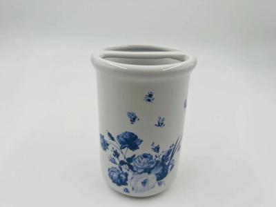 Cina Set di accessori di bagno in ceramica di forma rotonda bianco con stampa adesiva floreale set da bagno per dispenser di sapone di lusso in vendita