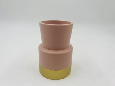 Cina Accessoiri di bancone da bagno a poliresina colore rosa con spazzole igieniche a passo spazzolino per mani spazzolino per doccia in vendita