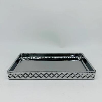 Cina Accessori da bagno in vetro di forma rotonda con piastra ionica e disegno di diamante accessori da bagno di lusso portapiatti per sapone dispenser per sapone a mano in vendita