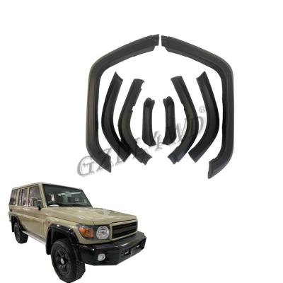 Cina I chiarori del cuscino ammortizzatore delle falde del fango degli accessori 3.0mm dell'automobile i parafanghi dei parafanghi per LC76 in vendita