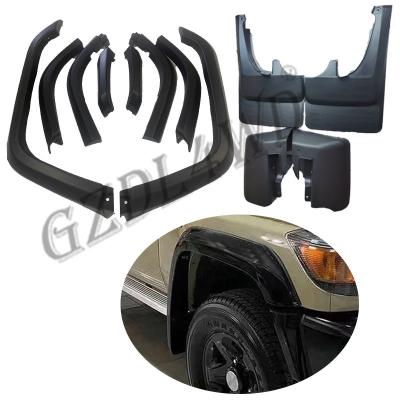 Cina I chiarori del cuscino ammortizzatore delle falde del fango degli accessori 3.0mm dell'automobile i parafanghi dei parafanghi per LC76 in vendita