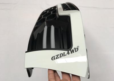 Cina Maglia della griglia della parte anteriore di Chrome LED per Toyota Hilux Revo 2015 un colore di 2016 bianchi in vendita