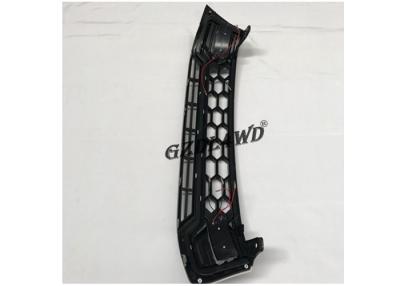 Cina Maglia della griglia della parte anteriore di Chrome LED per Toyota Hilux Revo 2015 un colore di 2016 bianchi in vendita