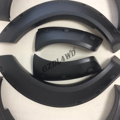 China ABS de Plastic Zwarte Gloed van het de Boogstootkussen van het Autowiel voor Nissan Navara np300/Autotoebehoren Te koop