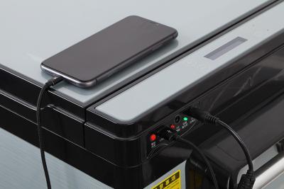 Cina Frigorifero solare a batteria 30L Congelatore da campeggio Car cooler Fast cooling Recharge refrigerator in vendita
