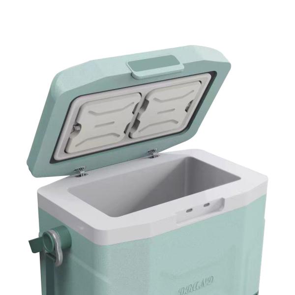 Quality Vehicle Camping Refrigerator 12v Freezer Fridge with Panel and Compressor for sale